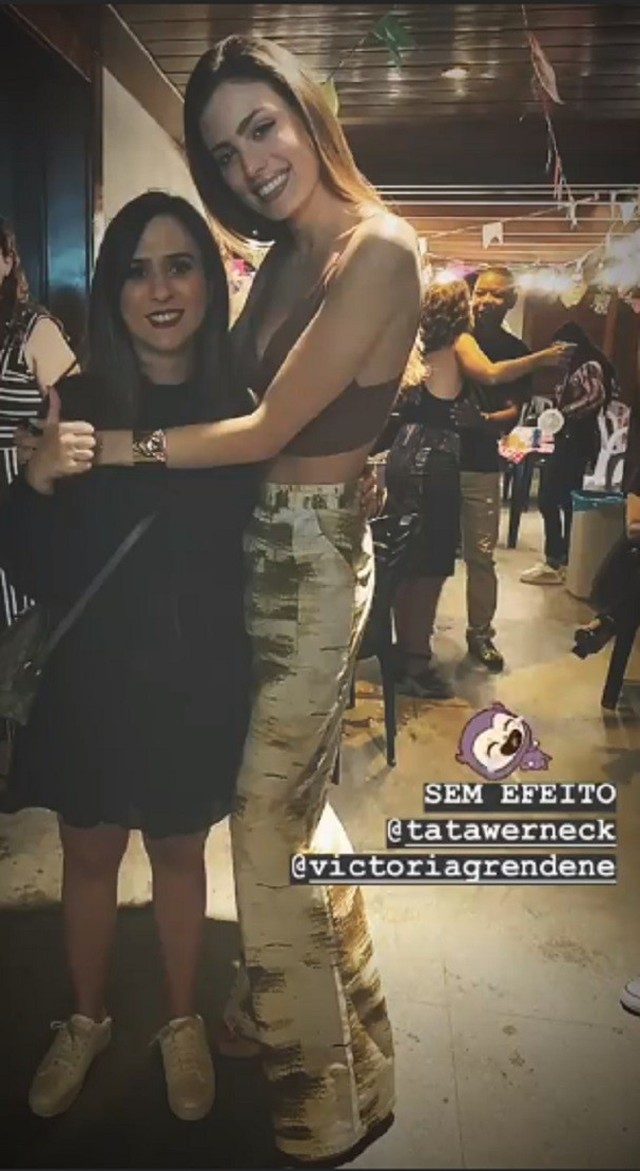 Enzo Celulari compartilha foto da namorada ao lado de Tatá Werneck e se ...