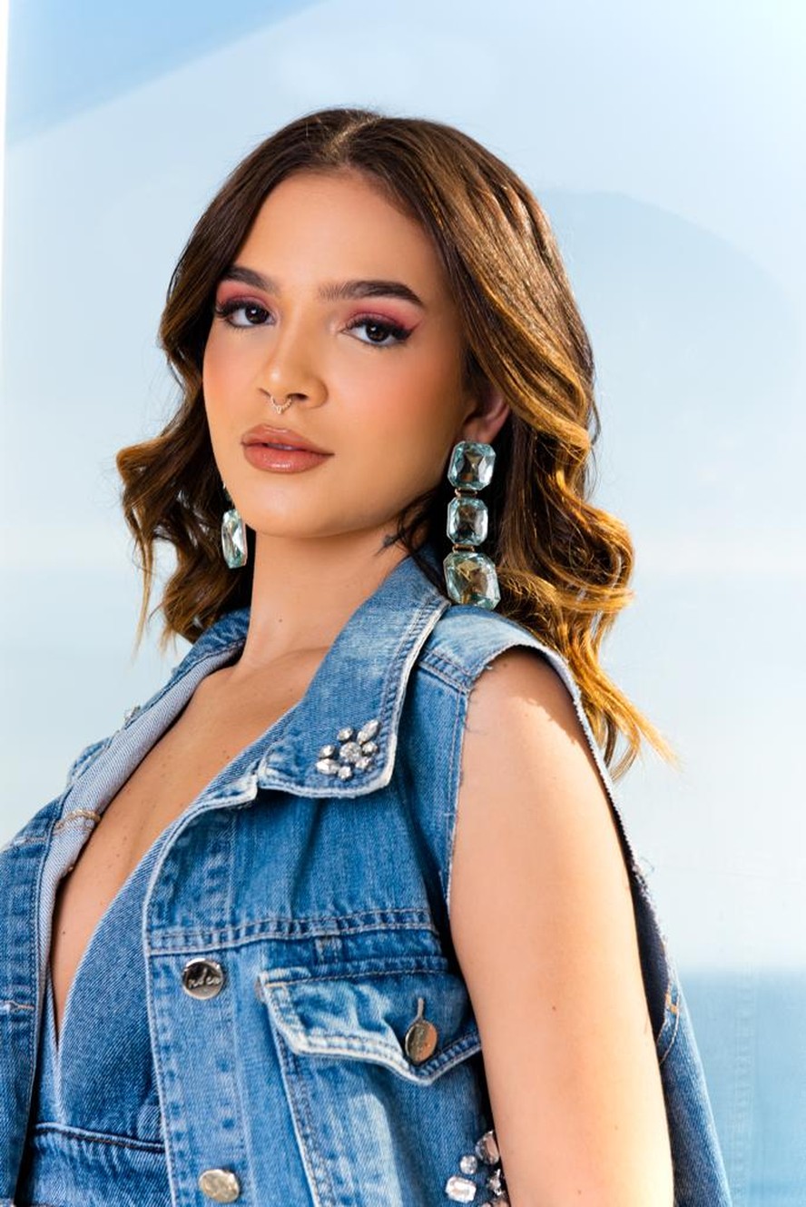 Com 12 anos de carreira, Mel Maia fala sobre exposição na internet ...