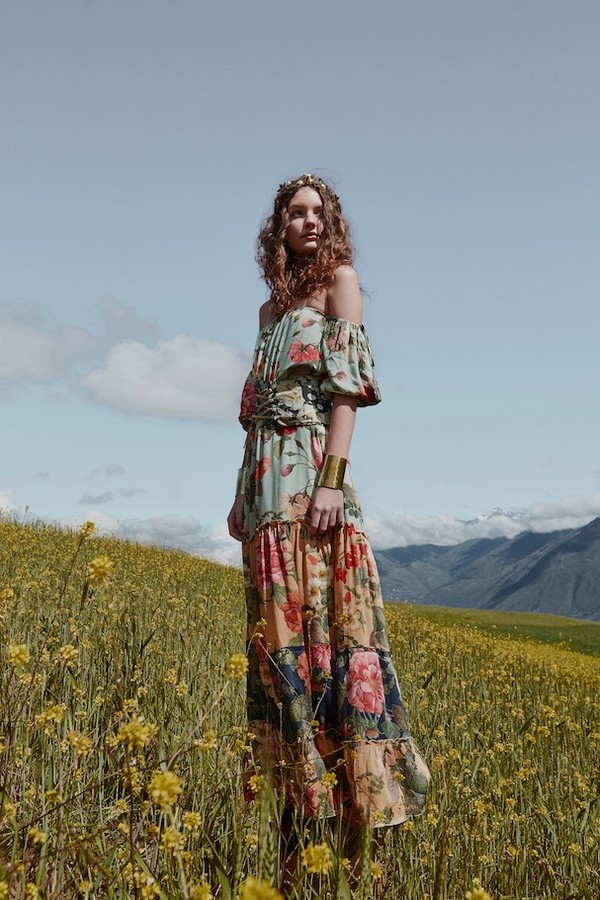 Moda: Farm lança coleção romântica com estampas florais desejo