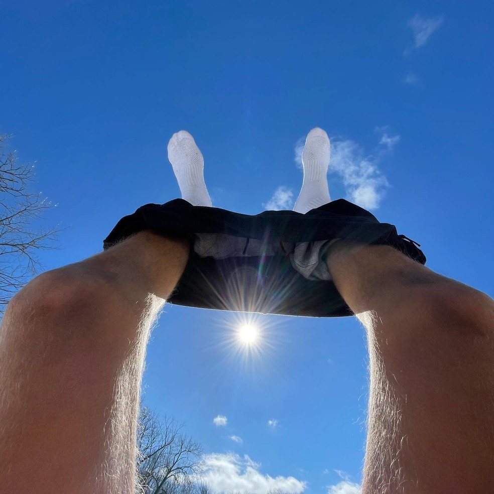 Tomar sol nas partes íntimas faz bem? Entenda a trend chamada ...