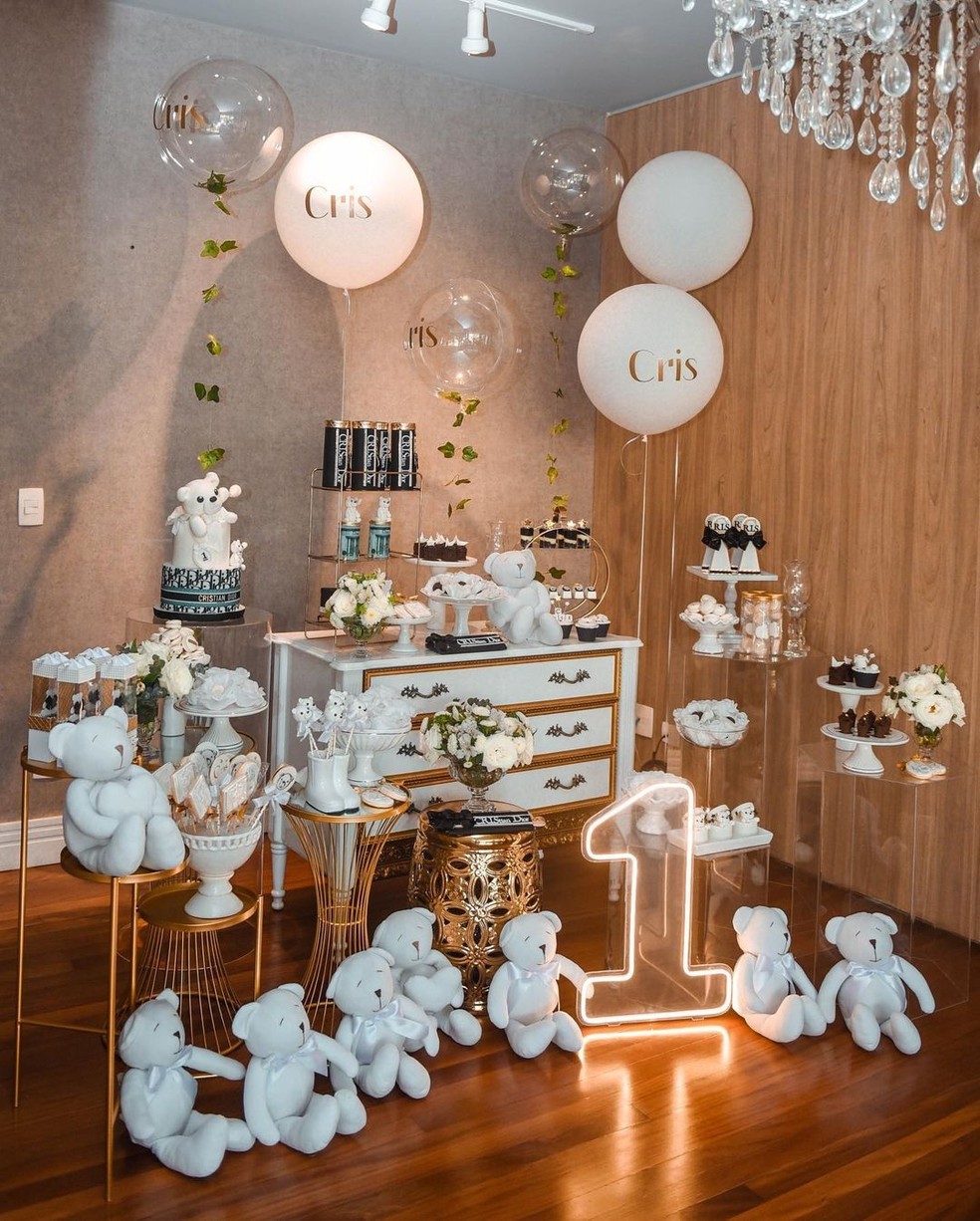 Bianca Andrade celebra um mês de Cris