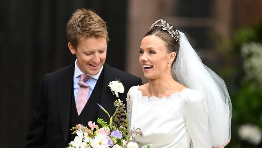 A nova duquesa de Westminster aposta em sapato ousado no casamento