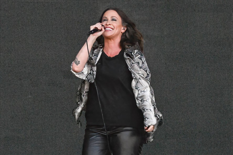 Alanis Morissette anuncia show no Brasil; veja tudo o que sabemos!