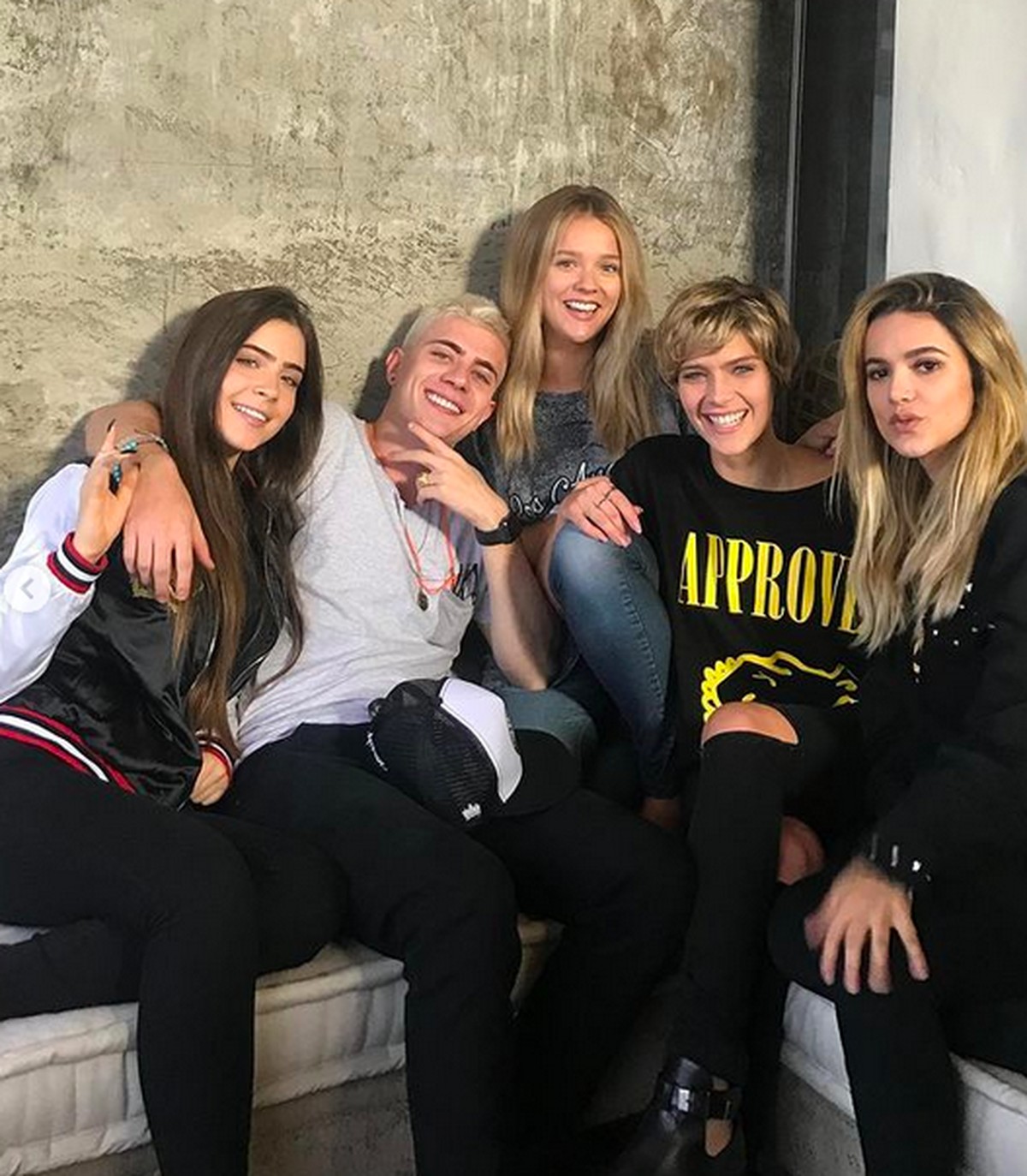 Leo Picon relembra foto antiga com Jade Picon e web fica impressionada