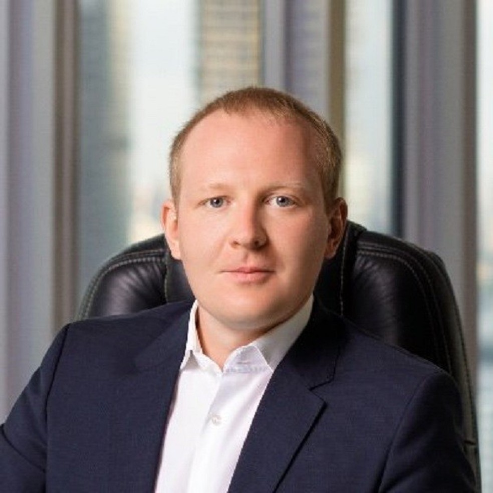 Milionário russo paga quase R$ 14 mil em viagem de helicóptero para comer lanche em fast food