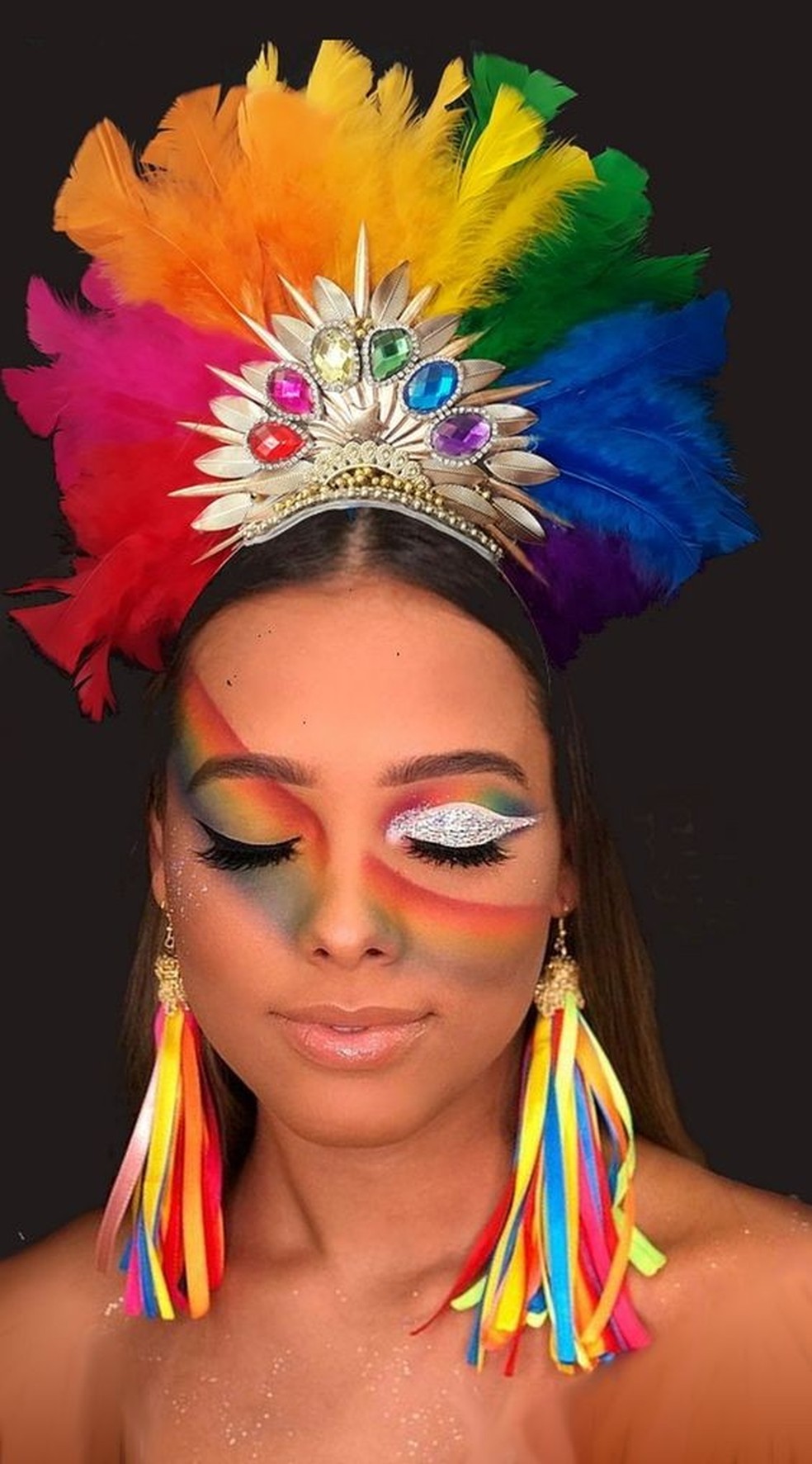 Tiaras de Carnaval: 20 versões divertidas do acessório para a sua fantasia