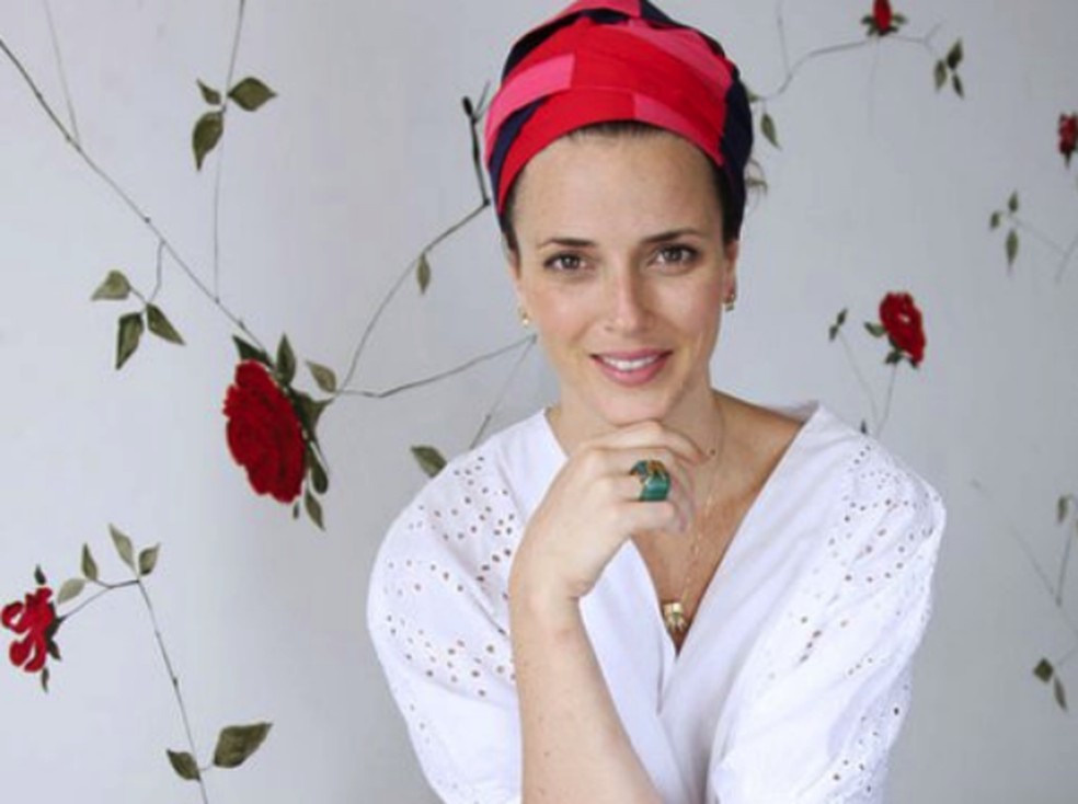 Bebel Gilberto faz show em restaurante de Helena Rizzo