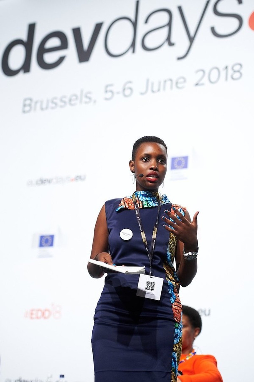 Conheça a jovem que está mudando a história de Uganda