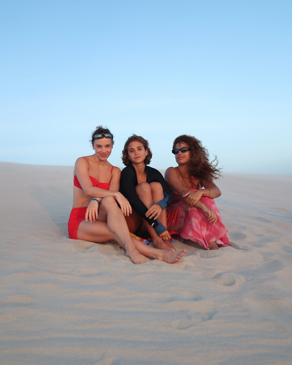 Alice Wegmann elege beachwear fashionista: 'Saudadinha de sol e sal'