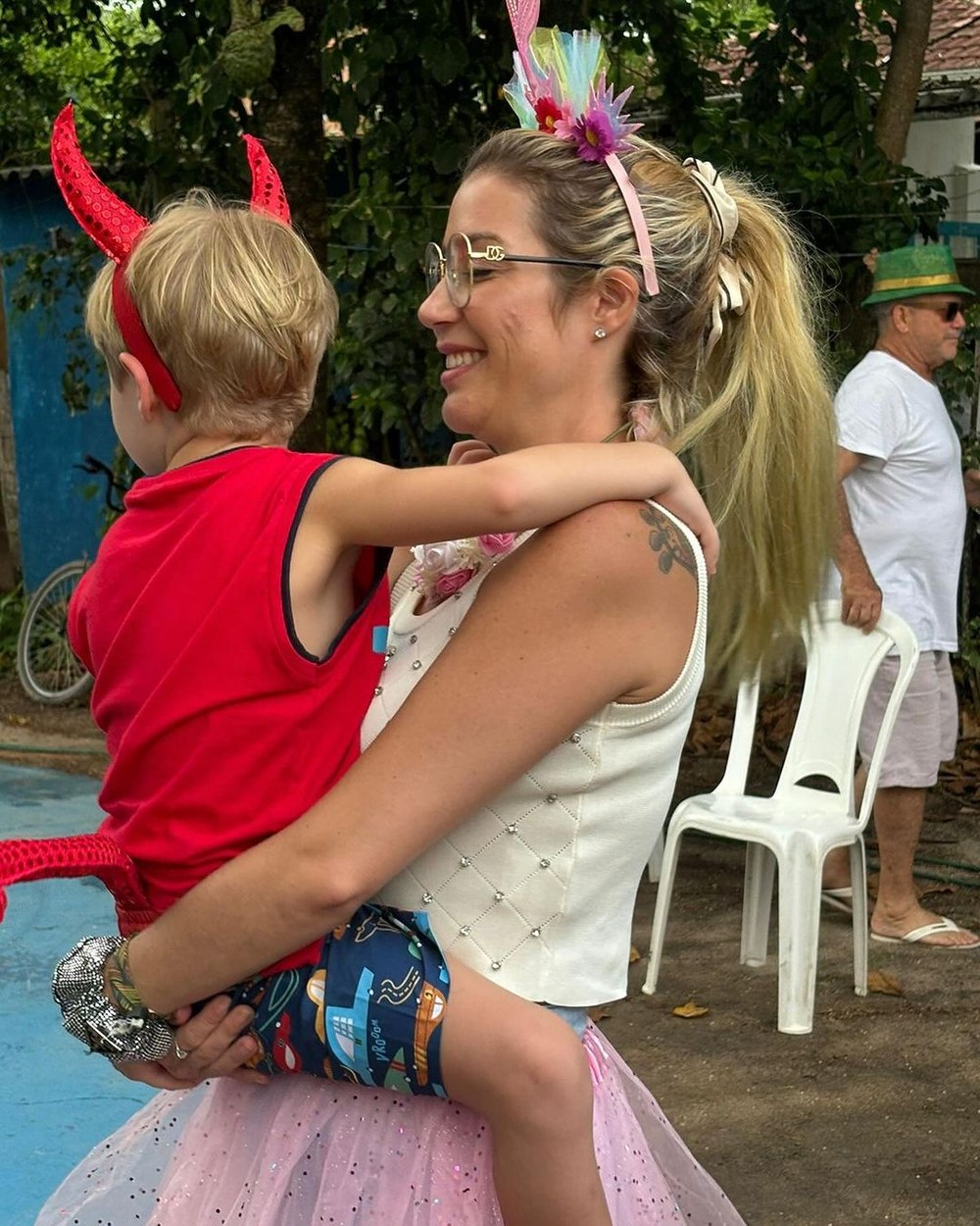 Luiza Possi aposta em carnaval com marido e filhos: 'cheio de amor em ...