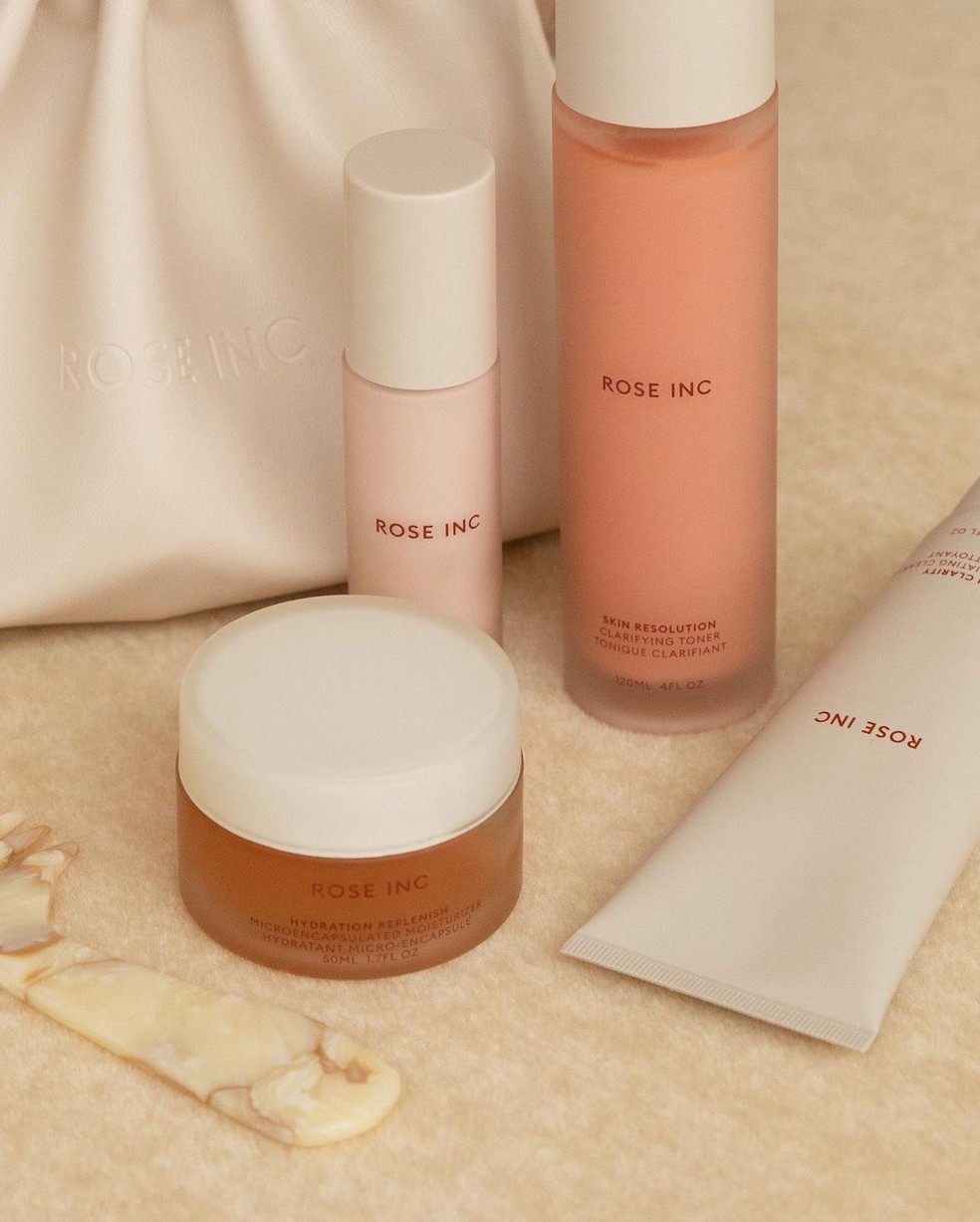 Rosie Huntington-Whiteley conta detalhes sobre a criação de sua marca ...