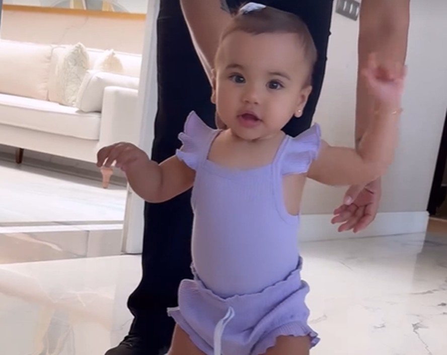 Bruna Biancardi encanta ao mostrar Mavie andando sozinha: 'Os passinhos'