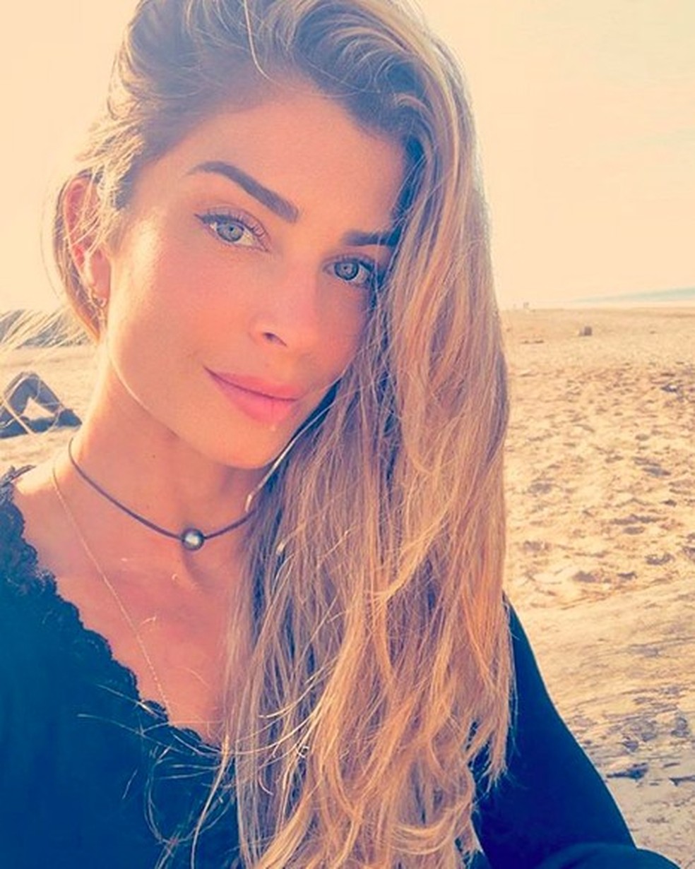 Grazi Massafera encanta com selfie