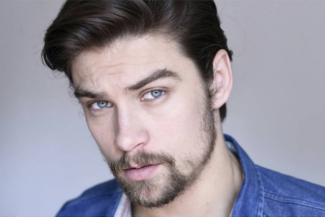 Após 'Verdades Secretas', Raphael Sander muda visual e encanta