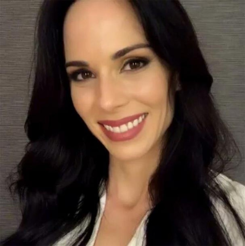 Ana Furtado muda o visual e agora está morena! Veja!