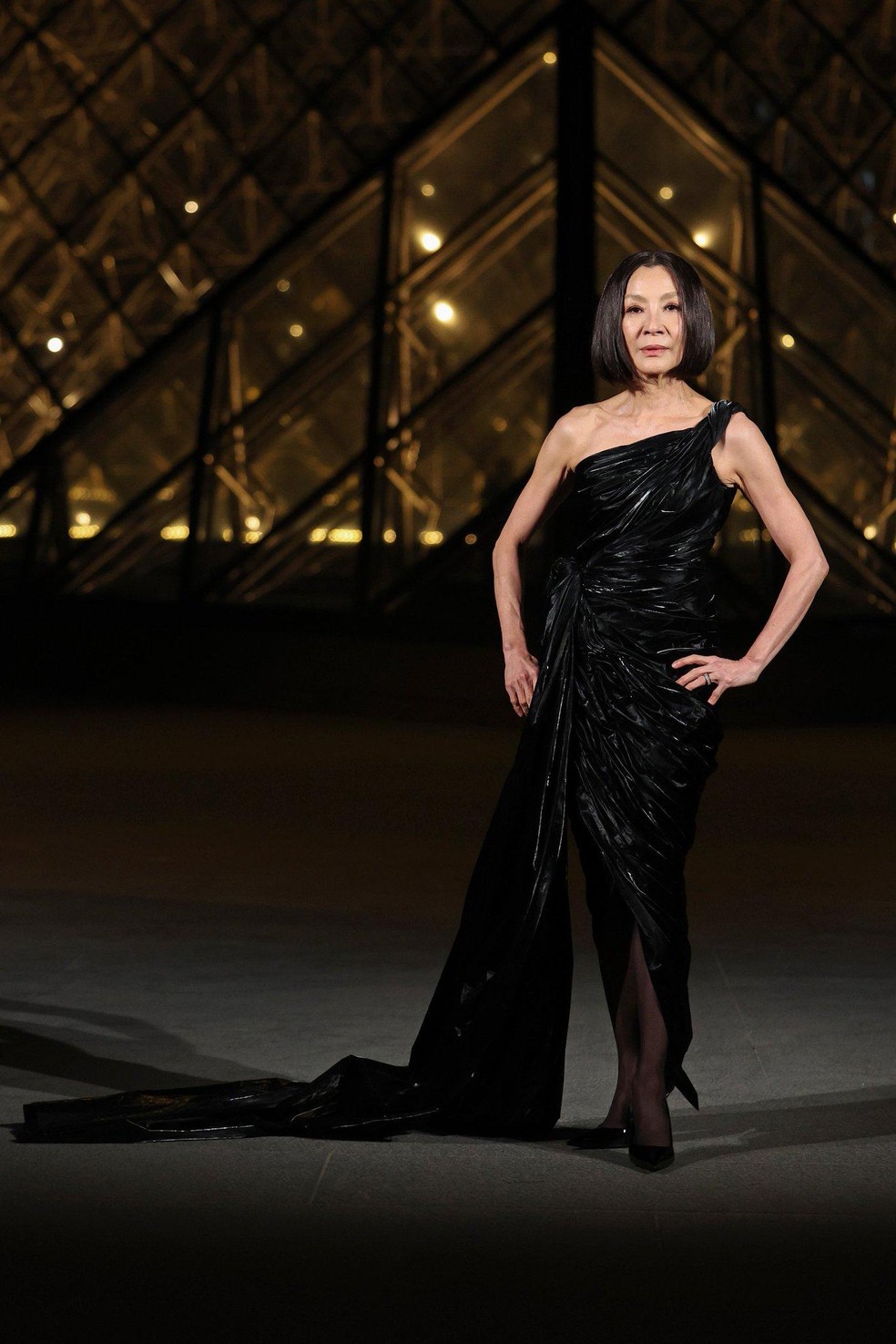 Gala do Louvre reúne famosas e fashionistas em Paris. Veja os melhores ...