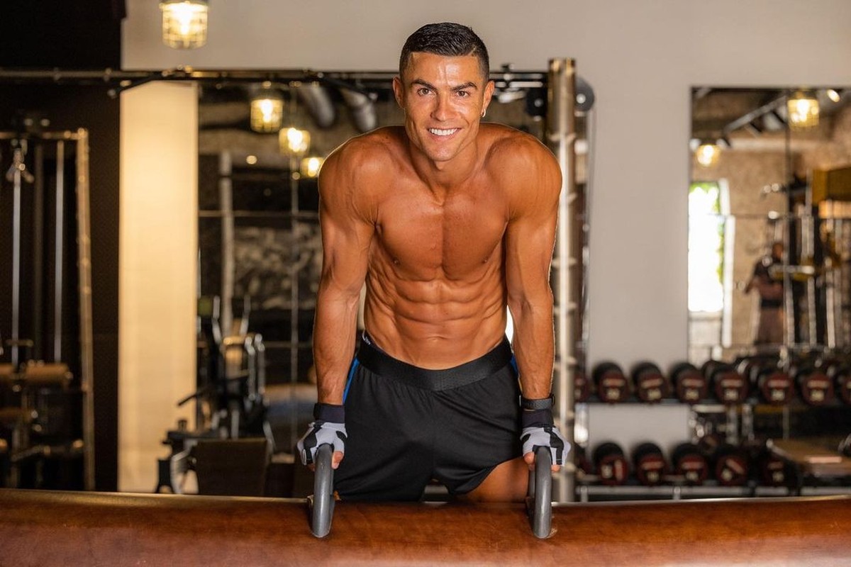 Músculos de Cristiano Ronaldo chamam mais atenção na web
