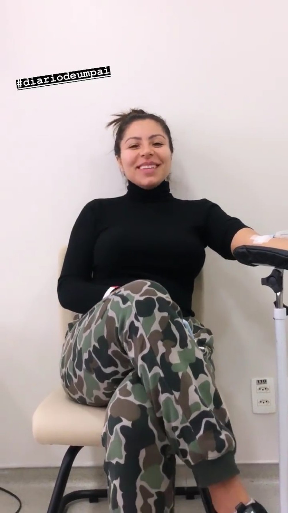 Grávida, Andressa Miranda ganha beijinho de Thammy Miranda depois de exame