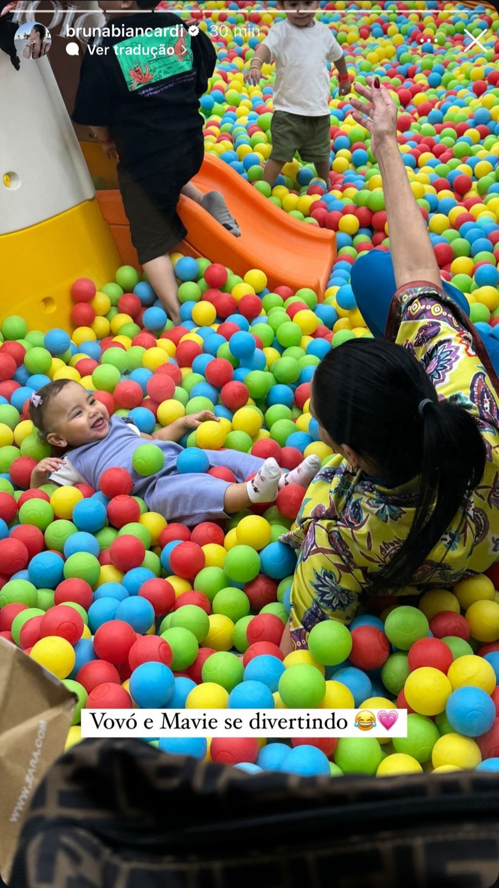 Bruna Biancardi encanta ao mostrar Mavie brincando na piscina de bolinhas