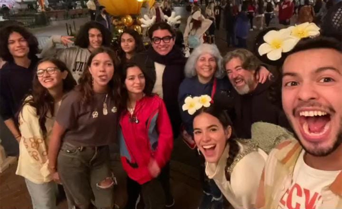 Xolo Maridueña e Bruna Marquezine aparecem juntos em parque de ...