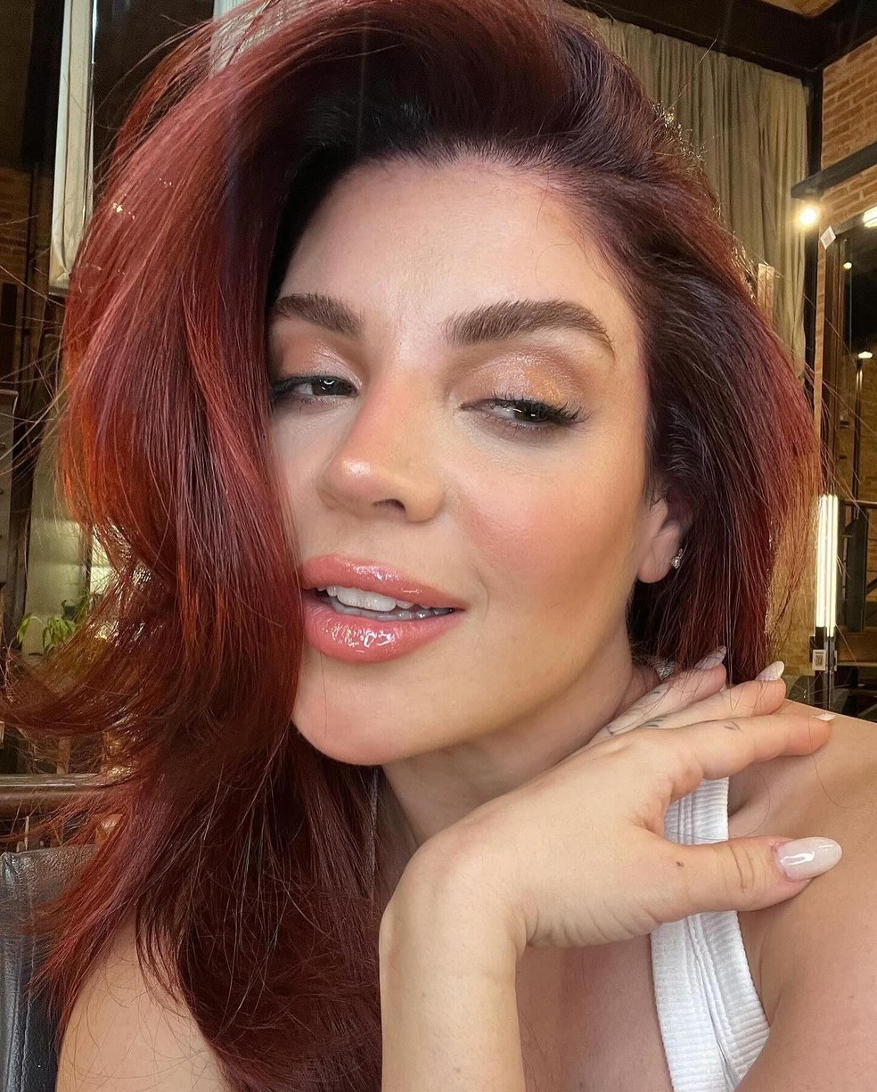 Gkay surpreende seguidores ao fazer mudança capilar radical; veja novo look