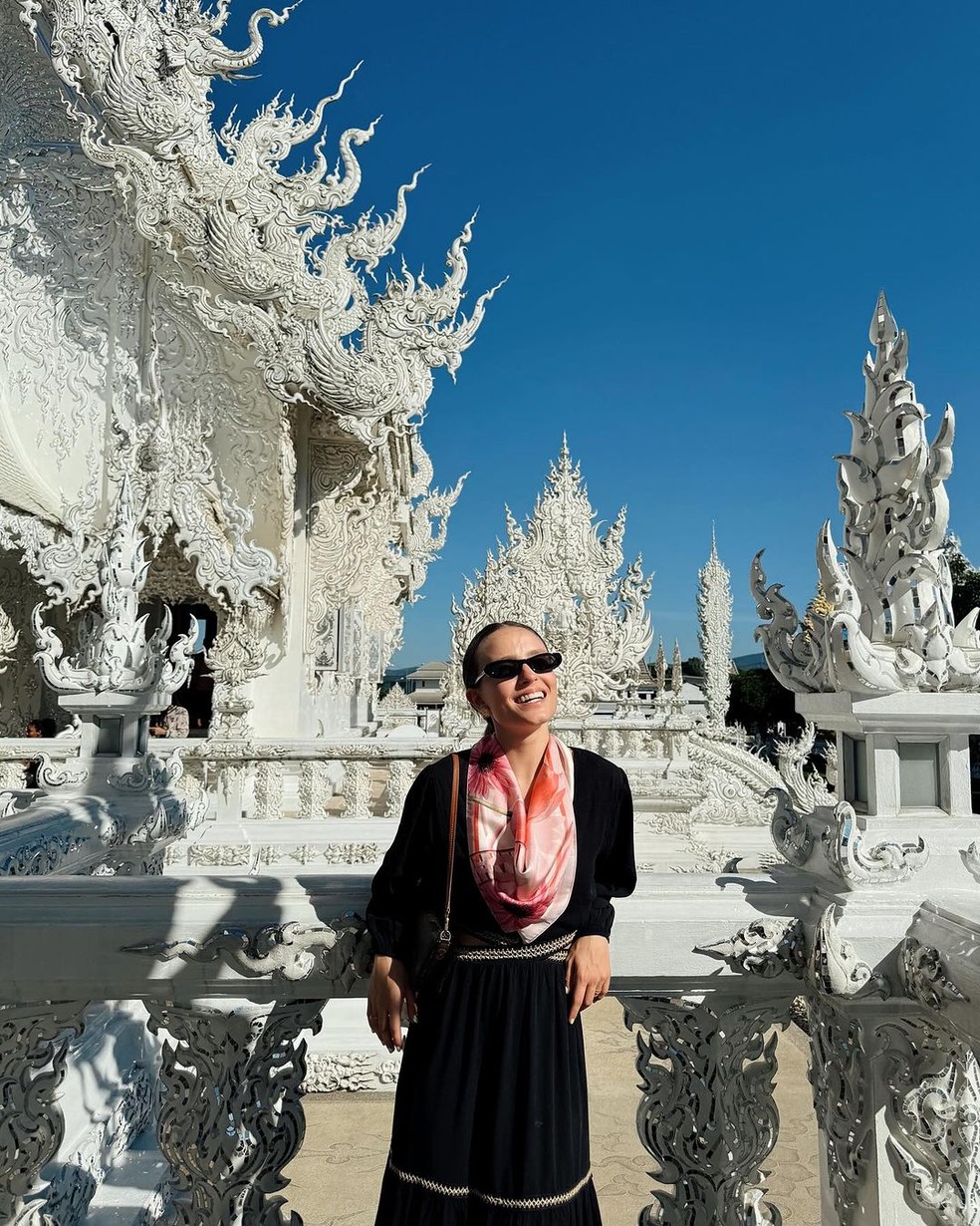 Larissa Manoela surge em clima de romance com André Luiz Frambach em ...