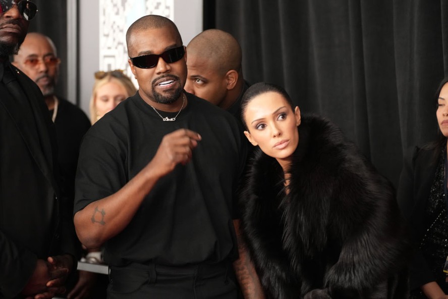 Grammy 2025: Kanye West e Bianca Censori são escoltados para fora do ...