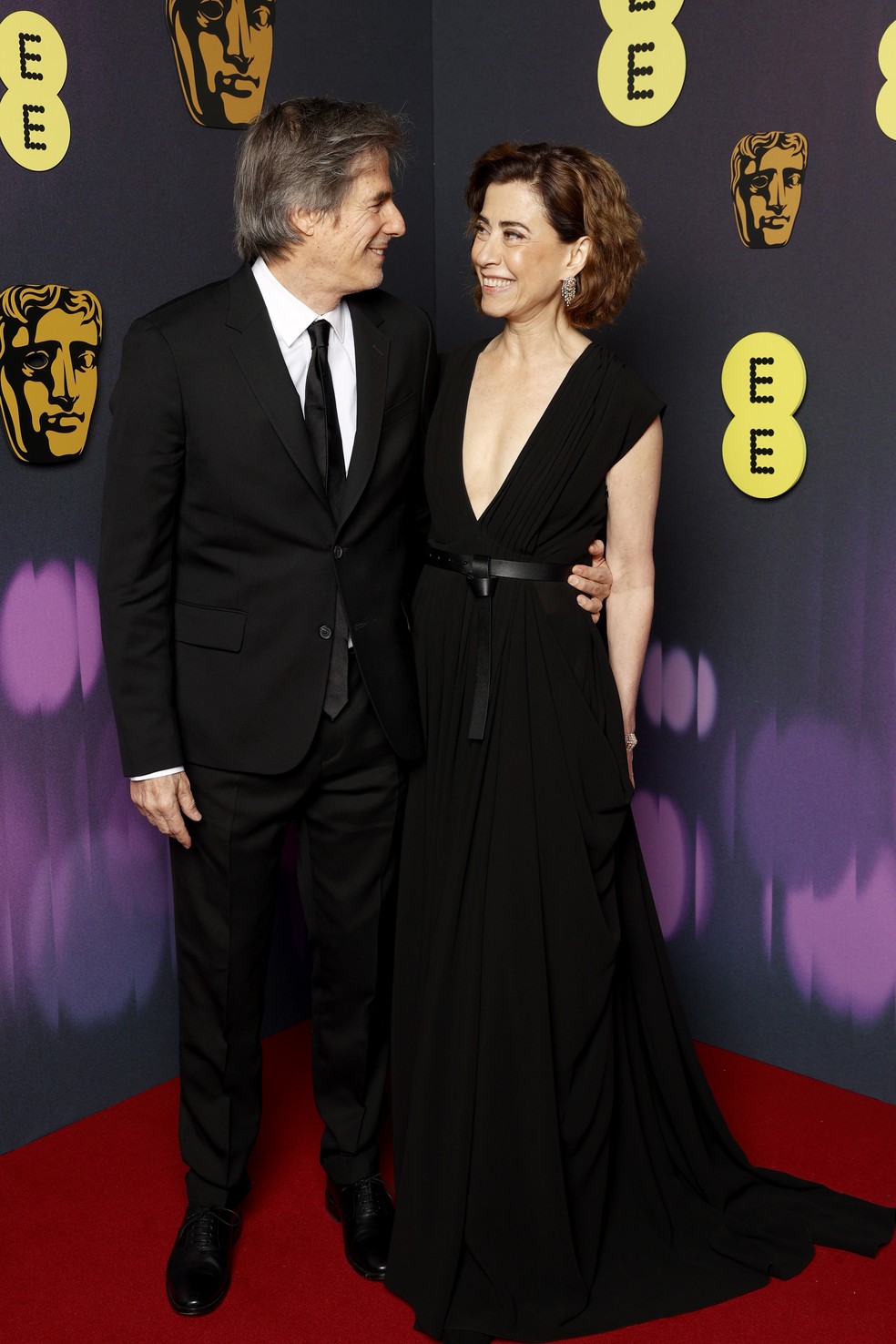 Fernanda Torres elege Dior exclusivo para a cerimônia do BAFTA