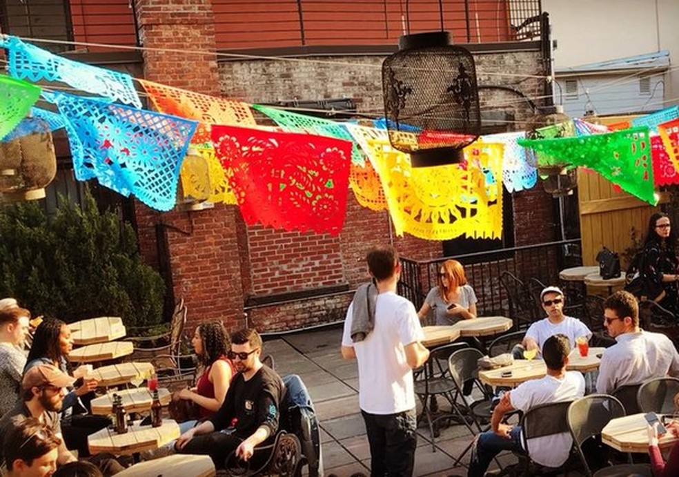 26 bares e rooftops para curtir o verão em Nova York
