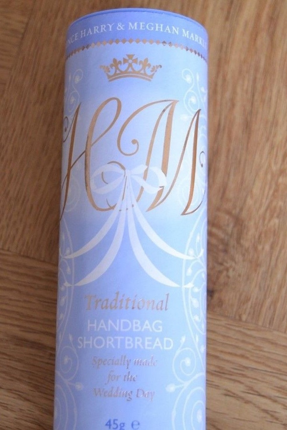 Tem gente leiloando as lembrancinhas do casamento real (por R$ 39,2 mil)