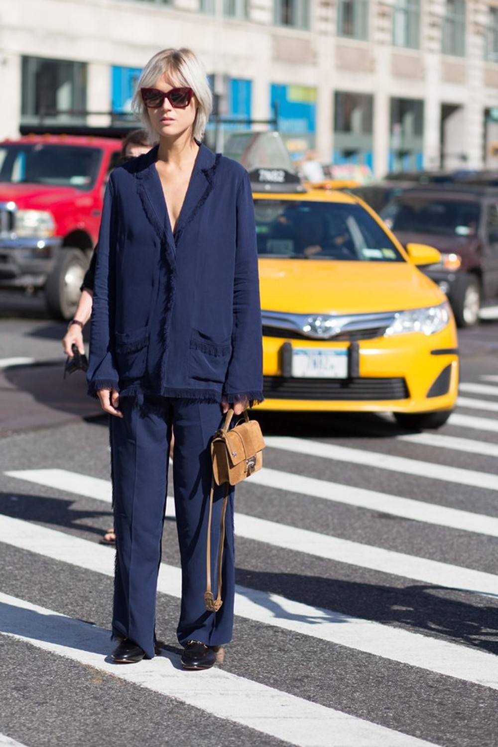 Pijama no street style é tendência atemporal! Saiba como vestir