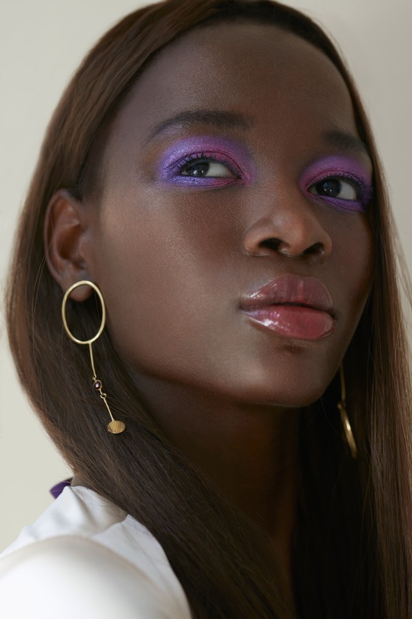 6 maneiras de incorporar cor no make para pele negra