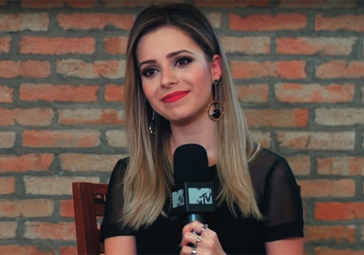 Sandy diz que sofreu com a fama de recatada: 'A mídia construiu essa ...