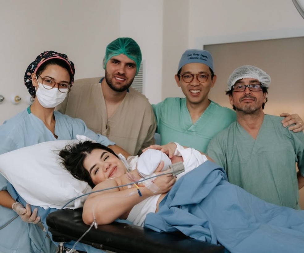 Ex-Chiquititas, Carol Chamberlain anuncia nascimento da primeira filha