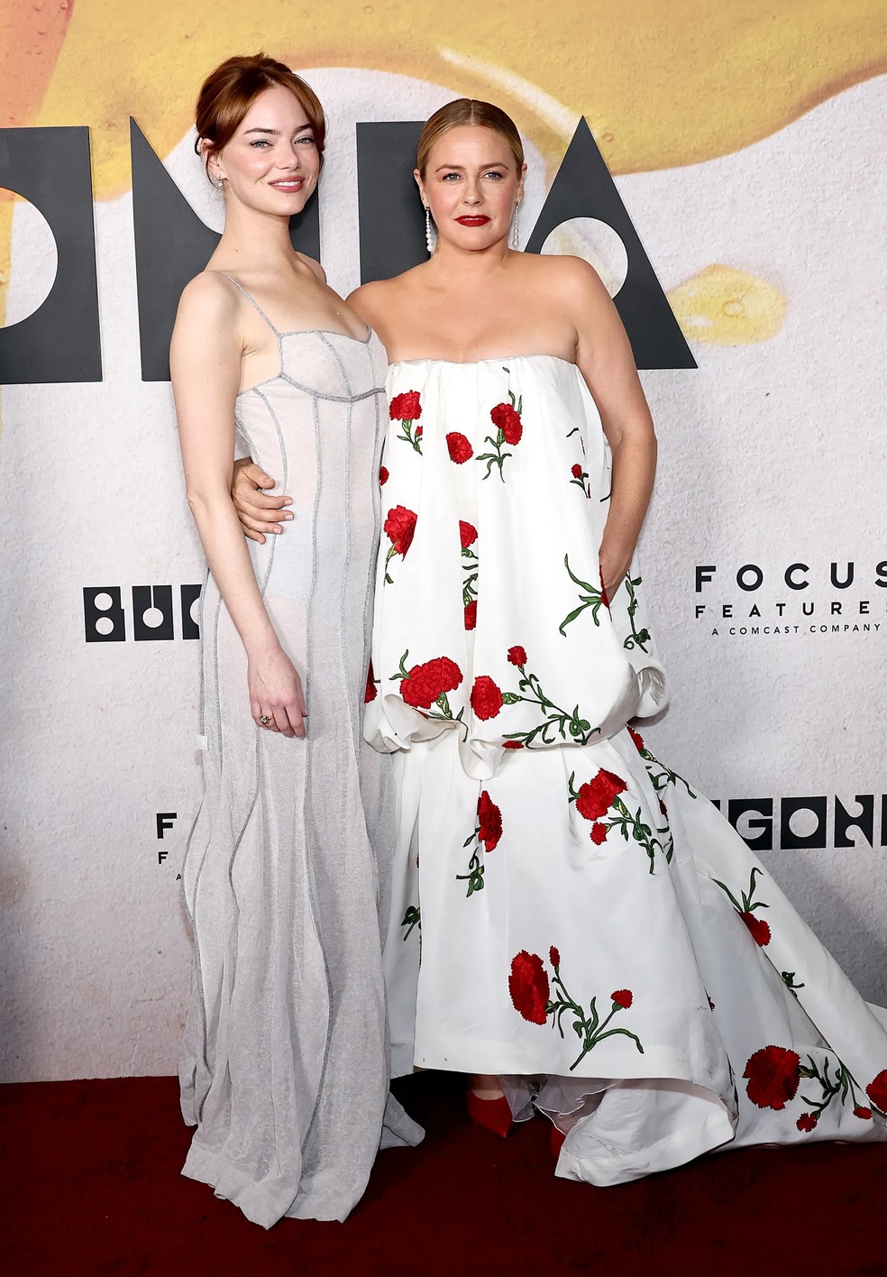 Os motivos deste vestido ser o mais bonito de Alicia Silberstone até agora