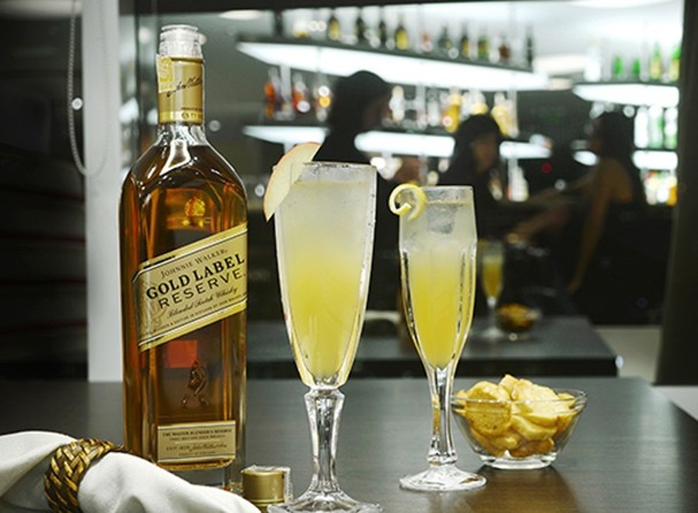 Gold Frost leva whisky e suco de maçã. Prepare!