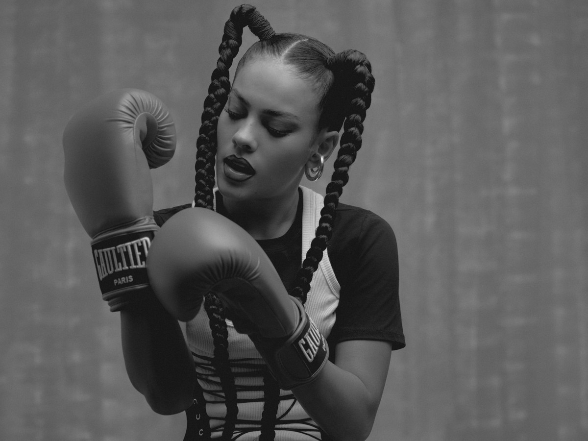 Bella Campos: confira a entrevista de capa de abril na íntegra