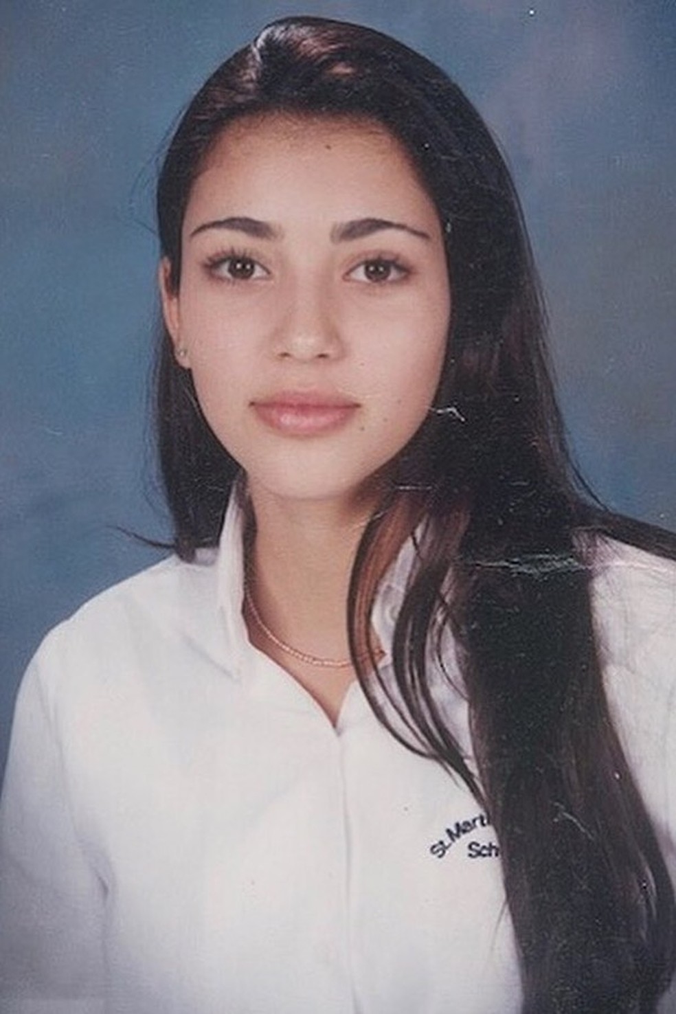 Kim Kardashian posta foto da adolescência: 'Escola católica'