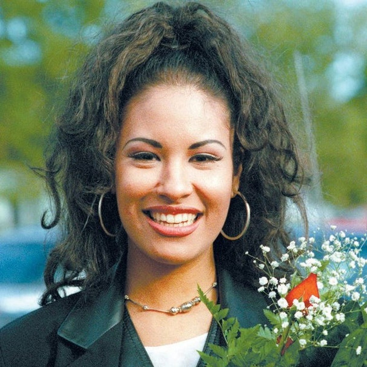 Selena Quintanilla: série sobre a cantora ganha 1º trailer na Netflix