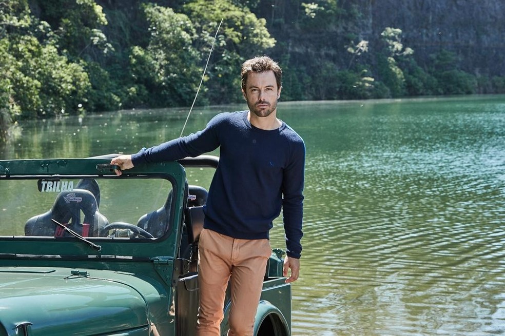 Kayky Brito faz ensaio e celebra natureza: 'É amor'