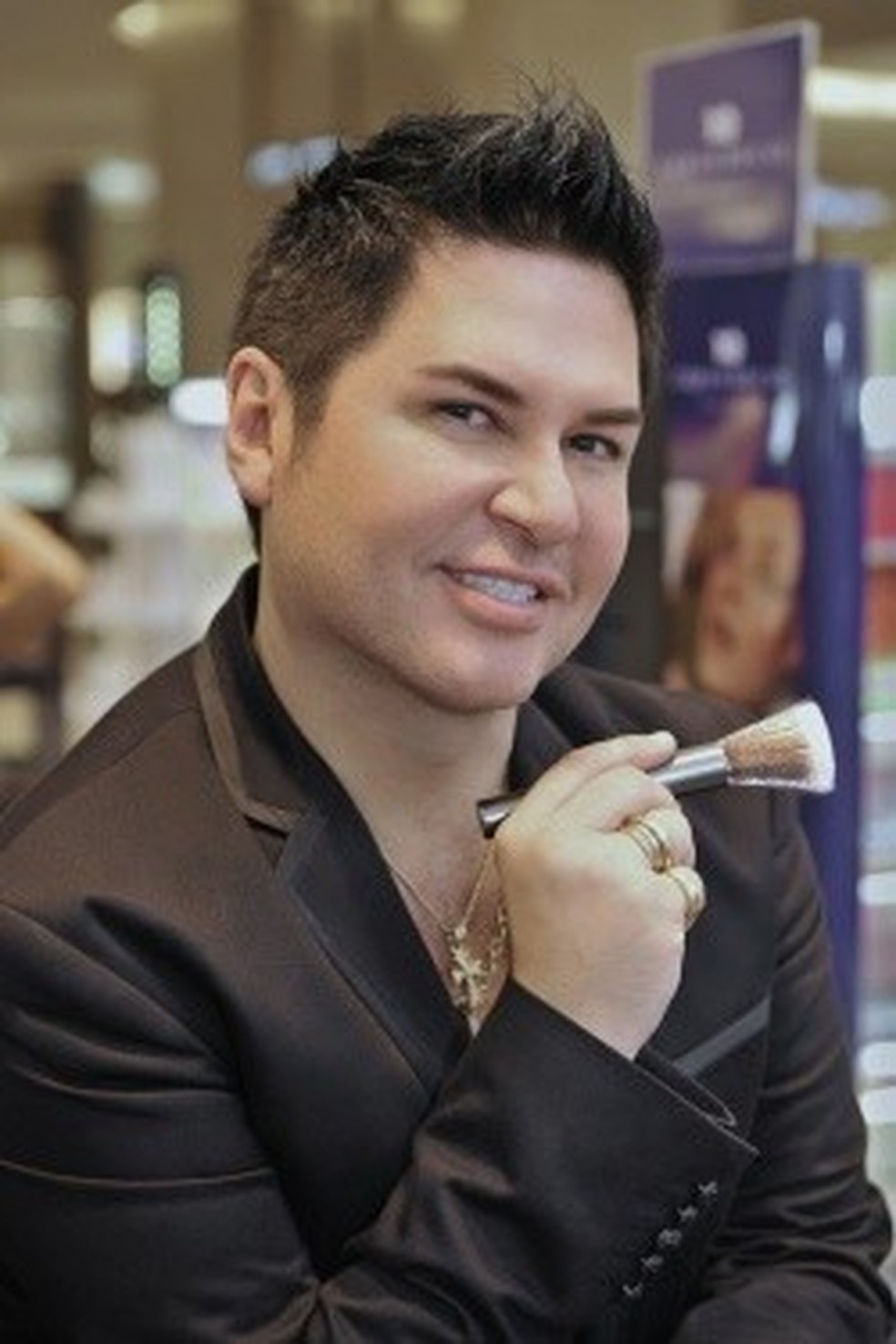 Urban Decay aposta nas cores para atrair brasileiras