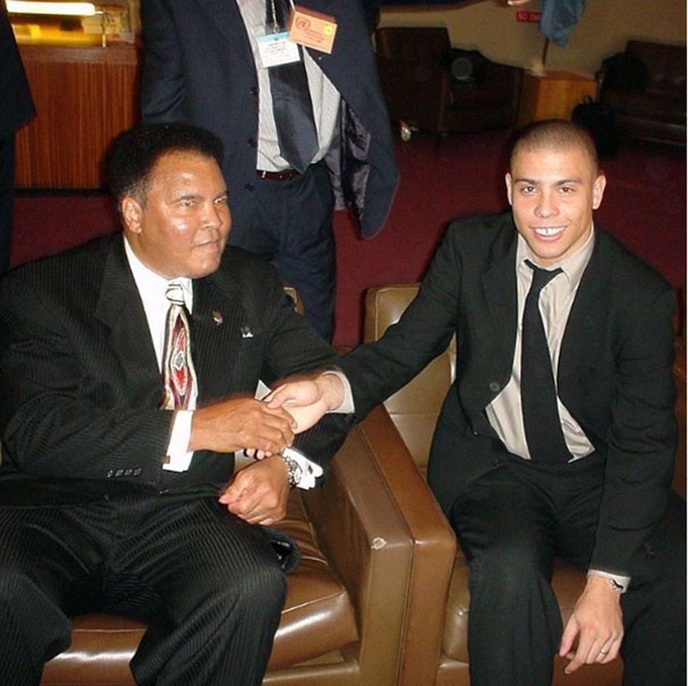 Muhammad Ali: Ídolos do futebol brasileiro prestam homenagem