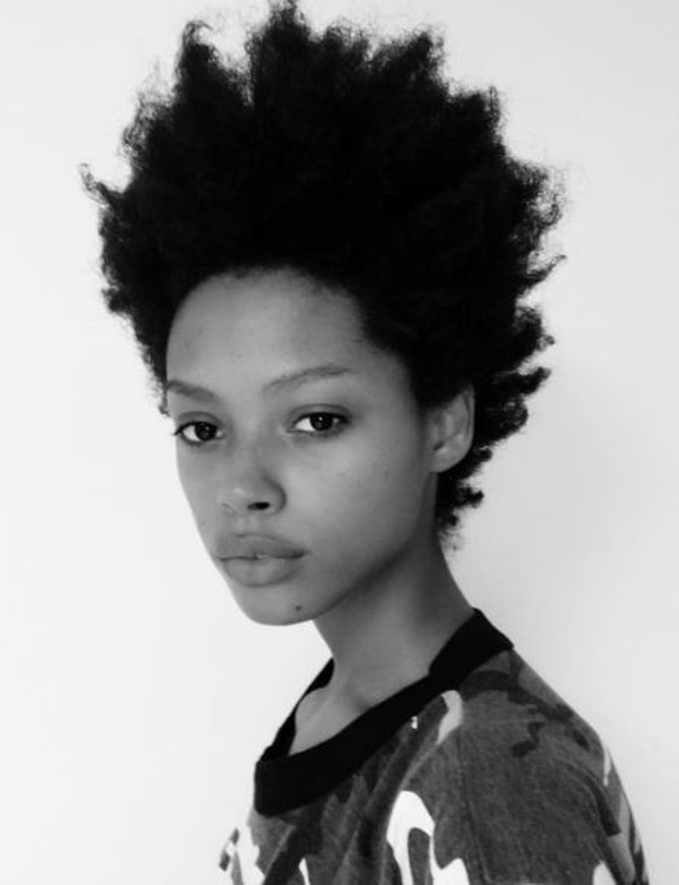 Modelo critica o racismo na indústria da moda: 'frustrada'