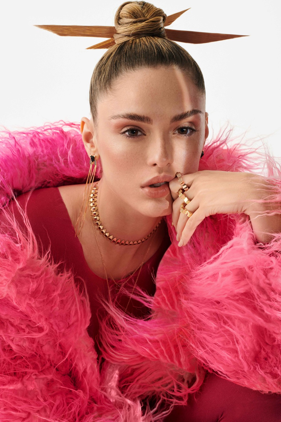 Animale lança nova marca de jóias com Isabelle Drummond na campanha