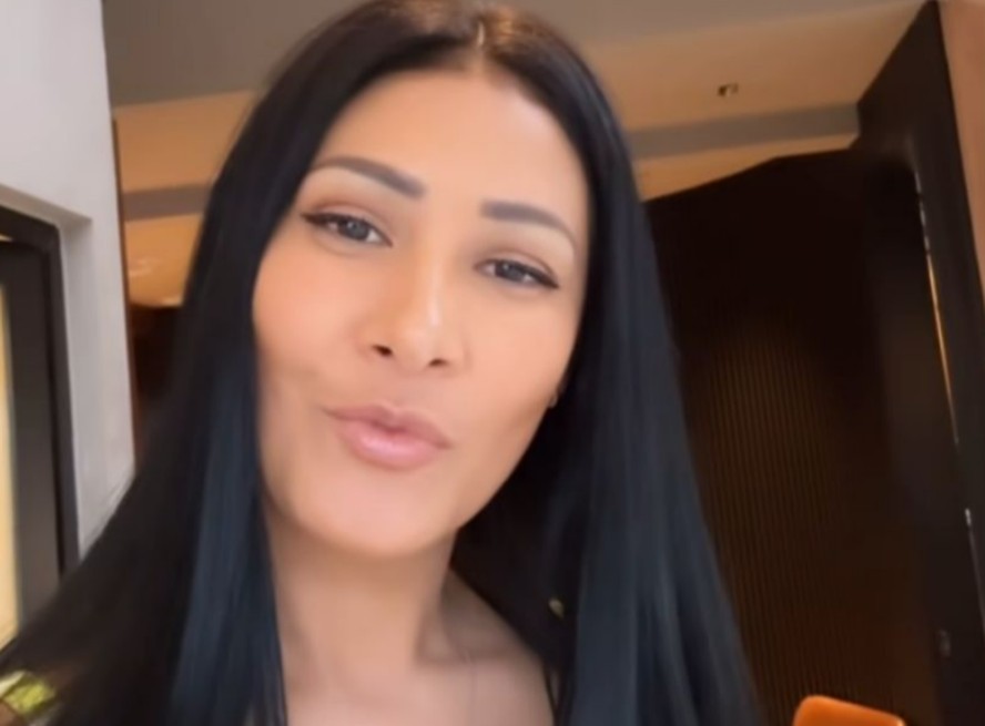 Simaria fala sobre vida amorosa: 'Tô na pista'