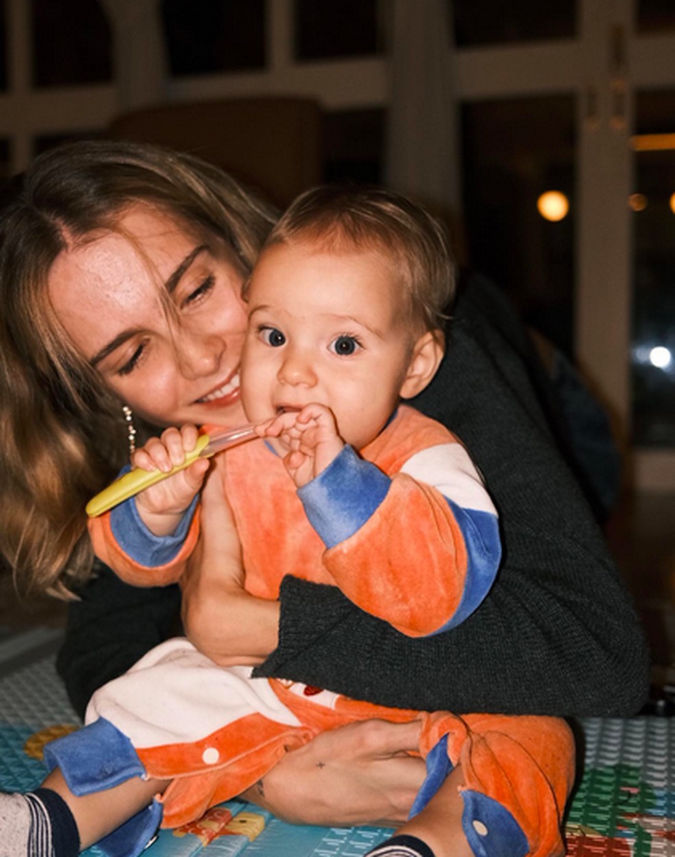 Isa Scherer abre álbum dos gêmeos: 'Os pequenusculos mais gigantes'