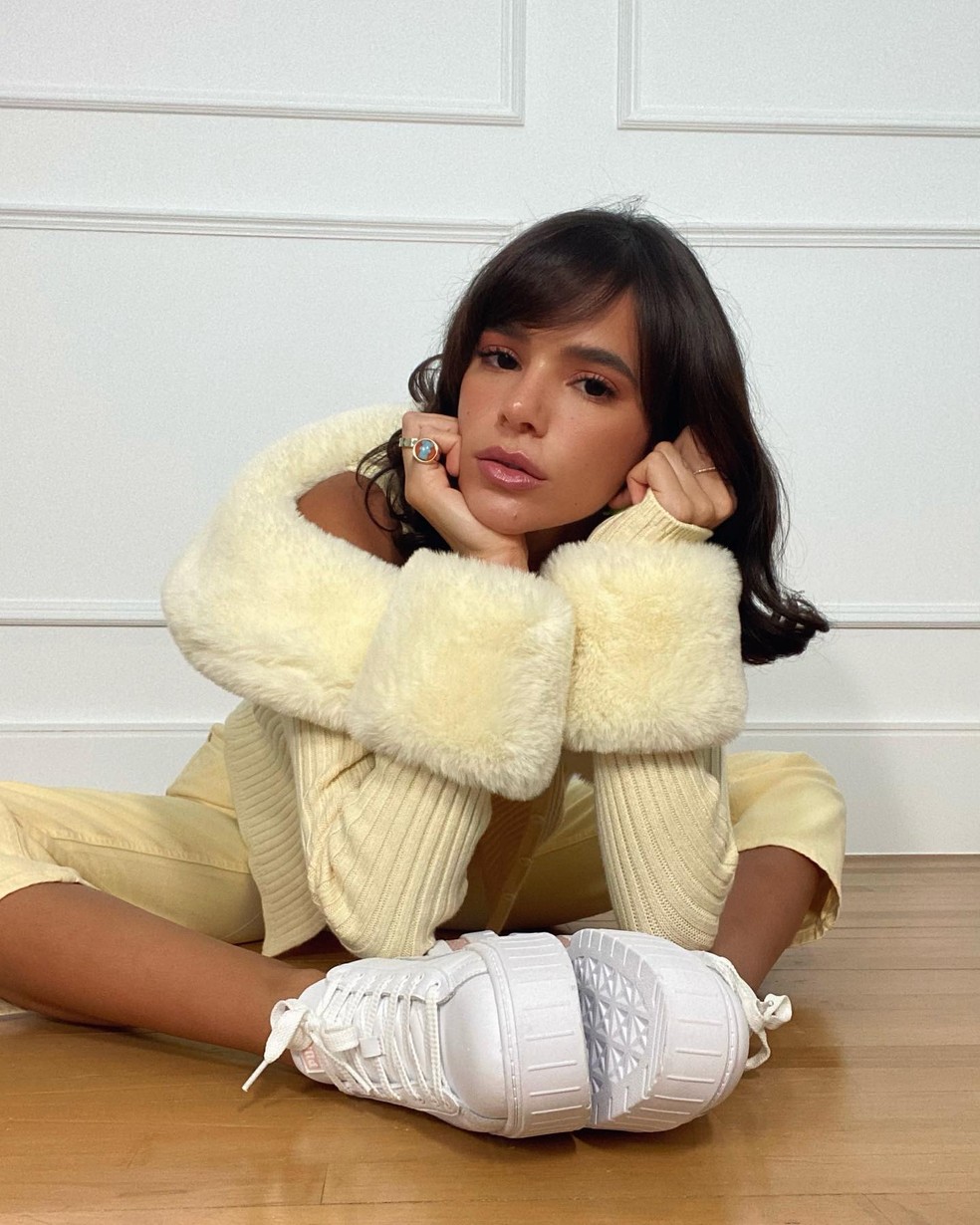 15 vezes em que Bruna Marquezine trocou o salto pelo tênis e ...