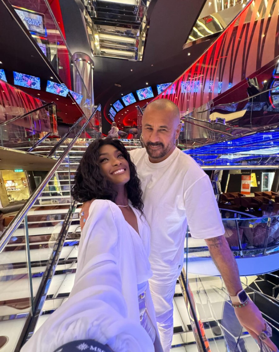 Erika Januza abre álbum em cruzeiro: 'Viver momentos tão felizes ao ...