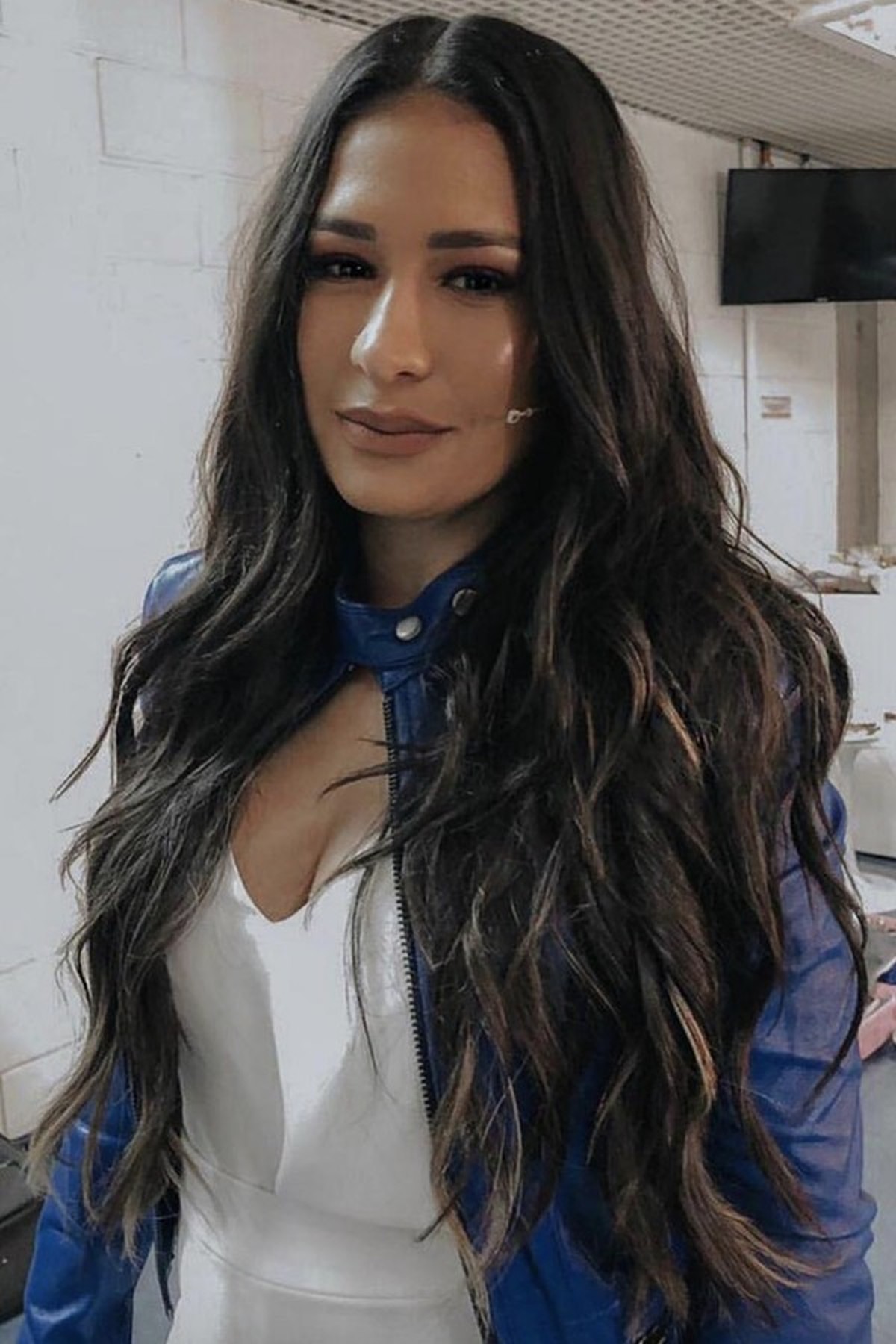 Simone aparece com cabelão e arranca elogio dos famosos