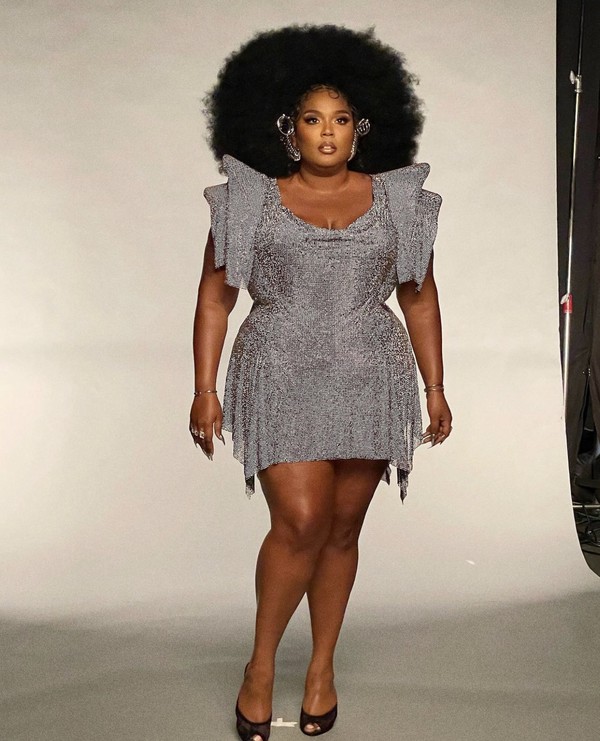 Lizzo: 7 looks inesquecíveis da artista para você se inspirar já